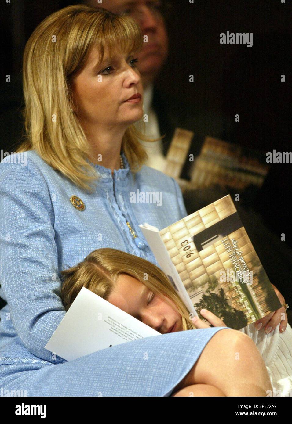 Kim Henry, wife of Oklahoma Governor Brad Henry, hold their daughter ...