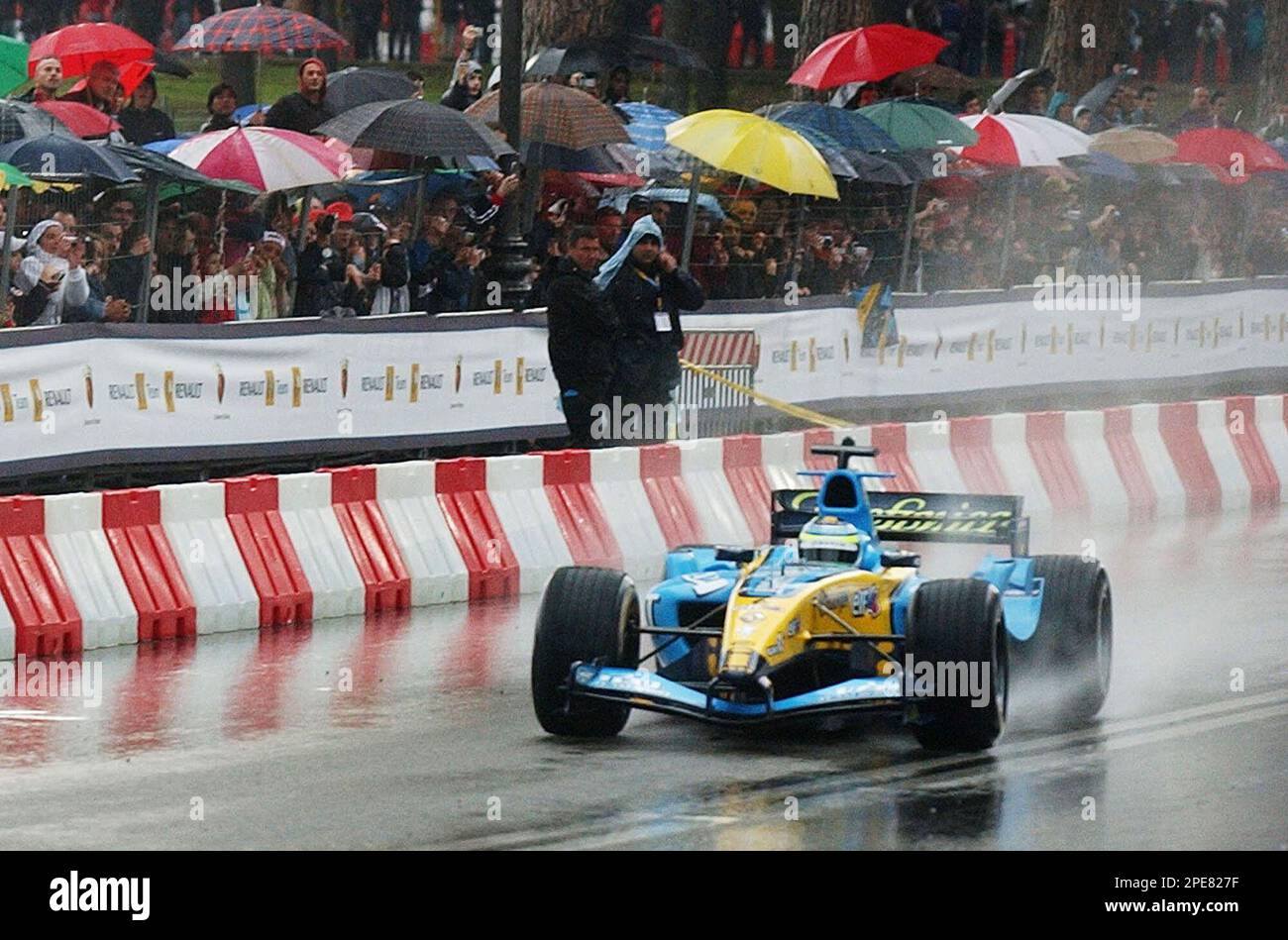 Italy's Formula One driver Giancarlo Fisichella steers his Renault ...