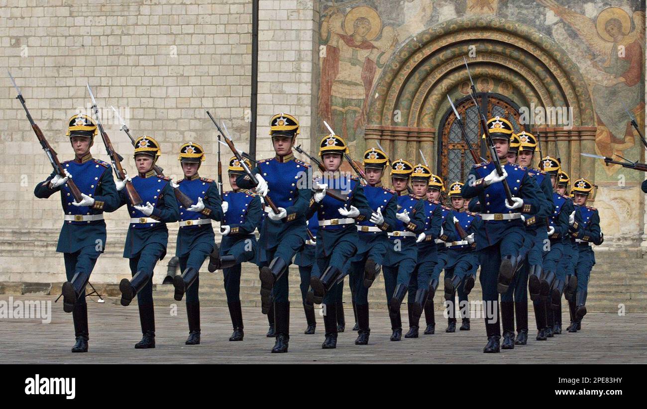 Kremlin guards march at a ceremony of the Changing of the Guard in ...