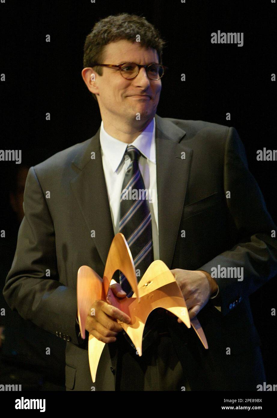 New Yorker editor David Remnick holds one of the five National Magazine ...