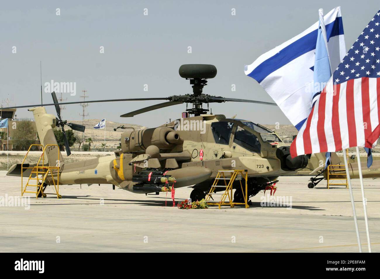 US-made Apache Longbow helicopter newly purchased by the Israeli Air ...