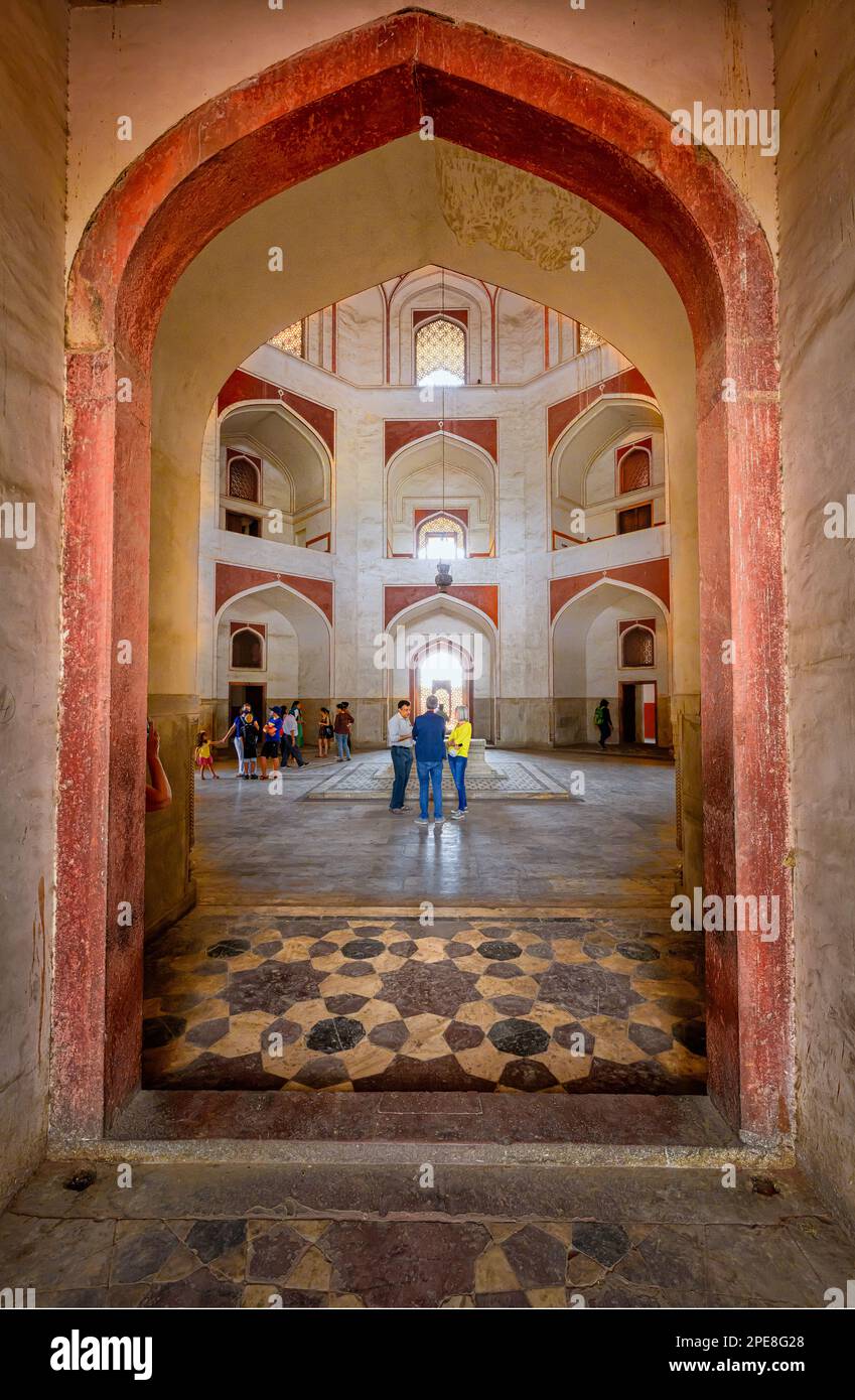 Interior of Humayun's tomb Stock Photo - Alamy