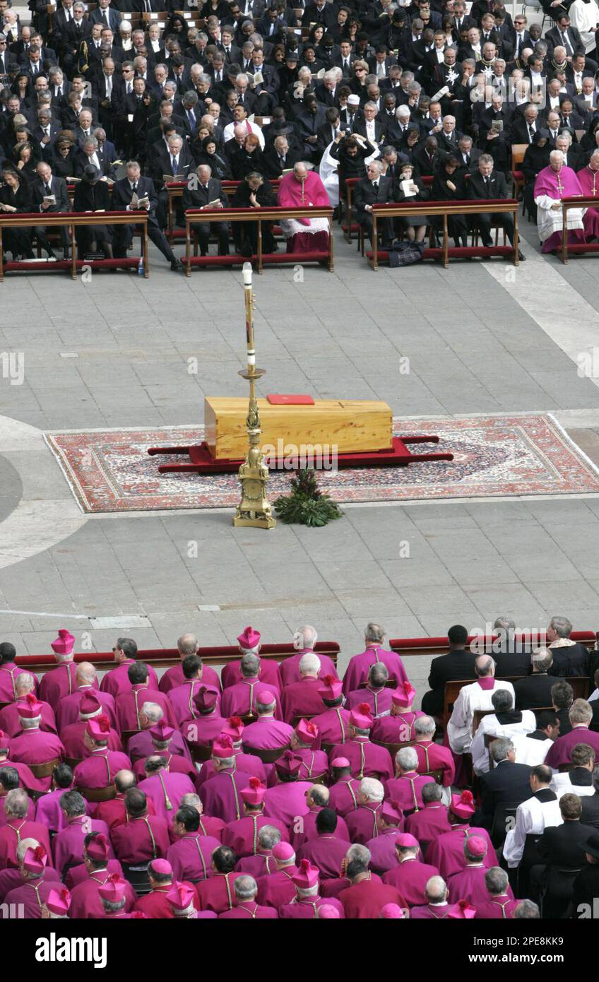 Pope John Paul Ii Funeral Crowd