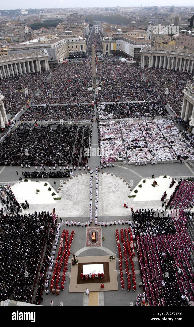 Pope John Paul Ii Funeral Crowd