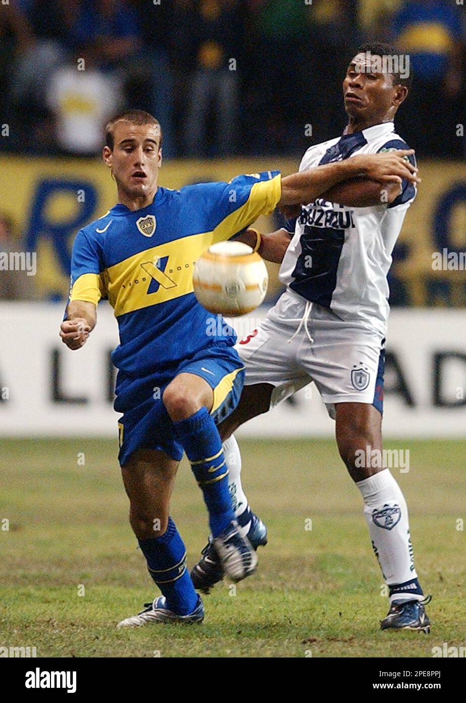 Mexico's Ivan Hurtado, right, of Pachuca, batles for the ball with ...