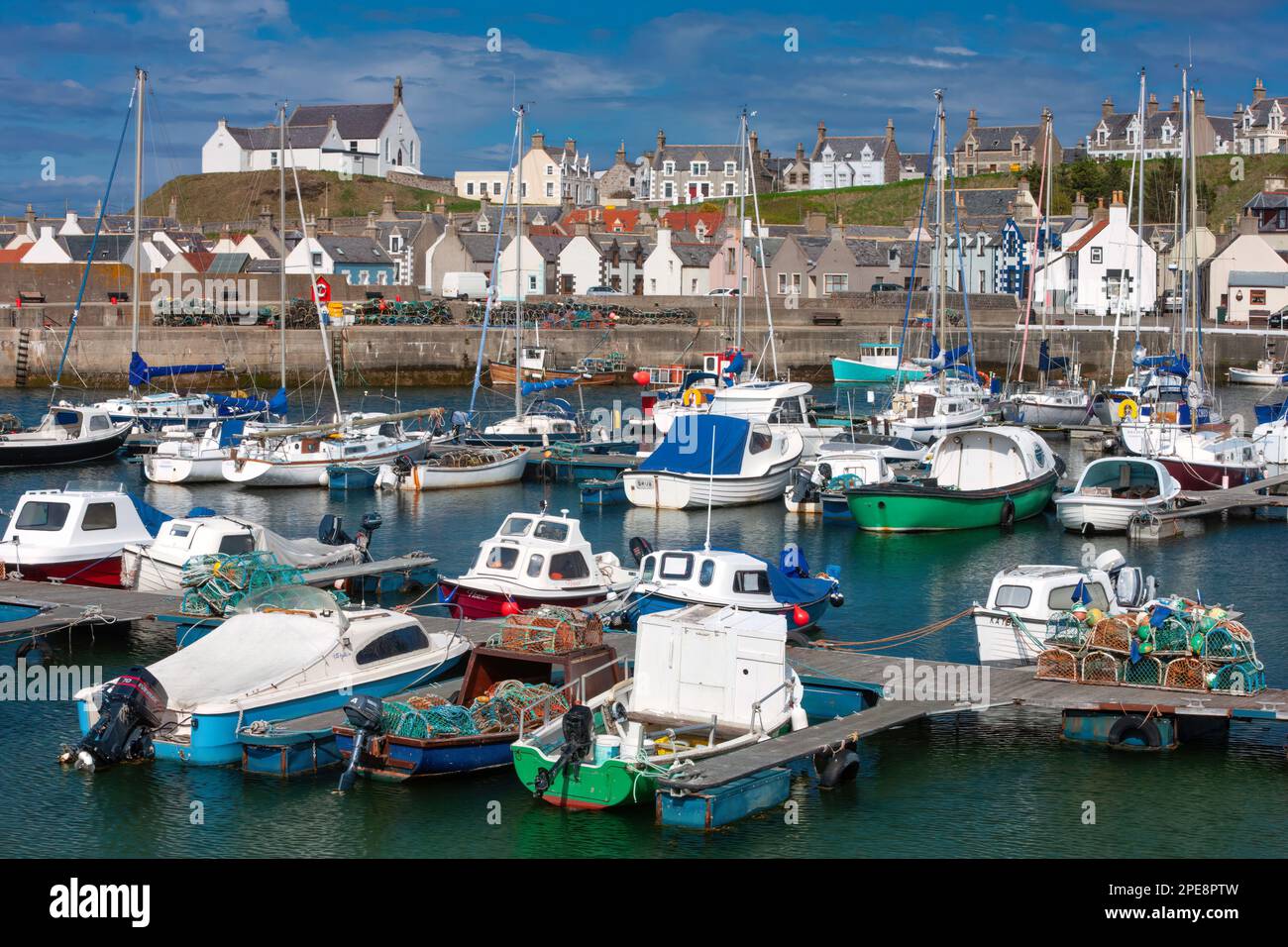 Findochty harbour hi-res stock photography and images - Alamy