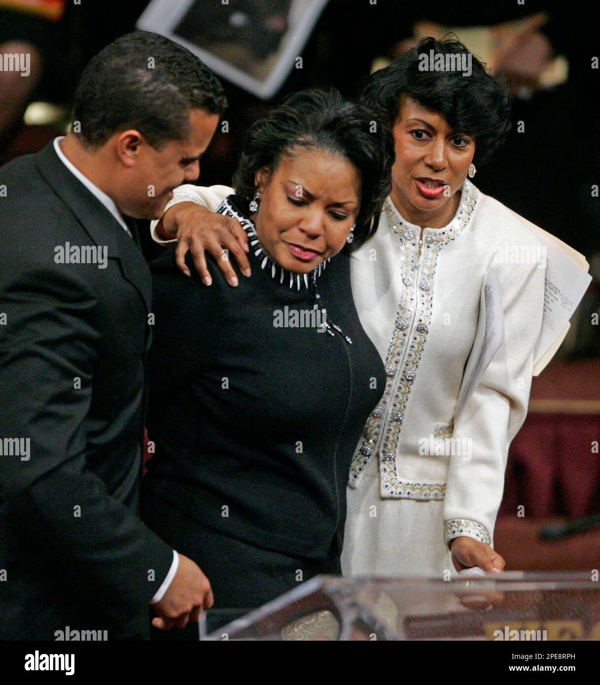 Tiffany Cochran, daughter of attorney Johnnie L. Cochran Jr., right ...