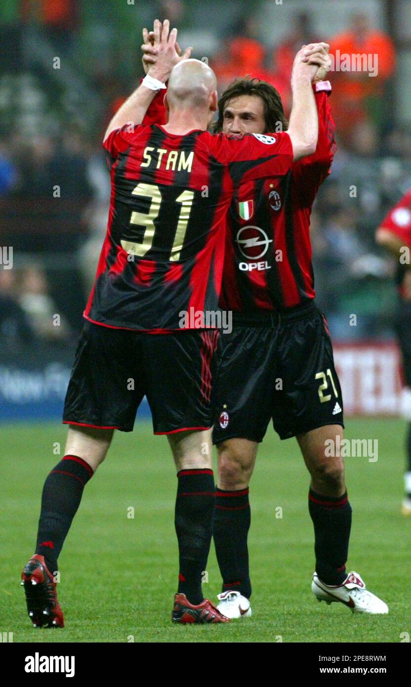 AC Milan defender Jaap Stam, back to camera, of the Netherlands ...