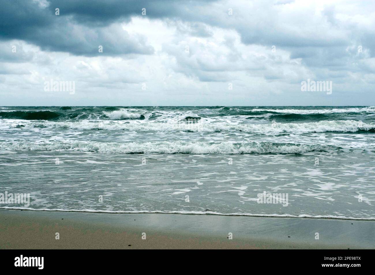 Raging ocean hi-res stock photography and images - Alamy