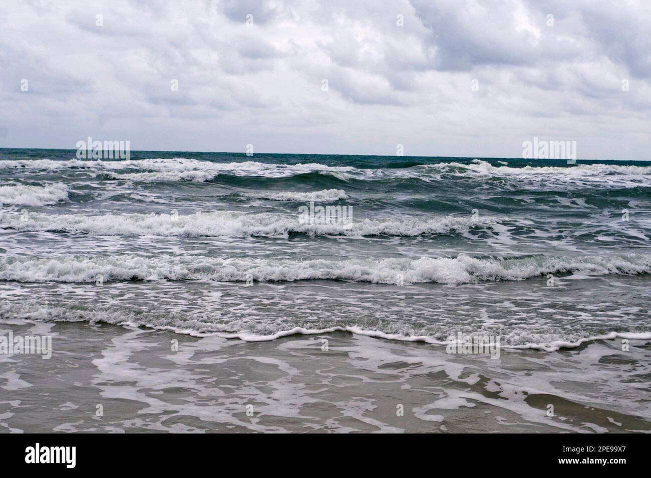 Raging oceanocean hi-res stock photography and images - Alamy