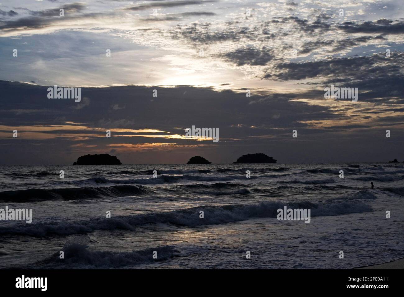 Raging oceanocean hi-res stock photography and images - Alamy