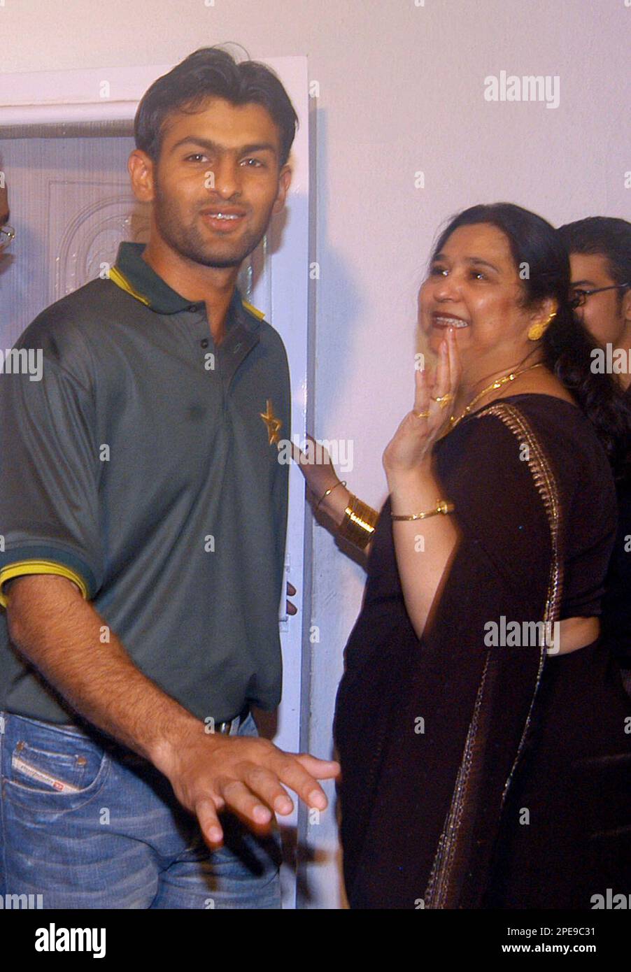 Shoaib Malik And Ayesha Siddiqui Marriage Pics