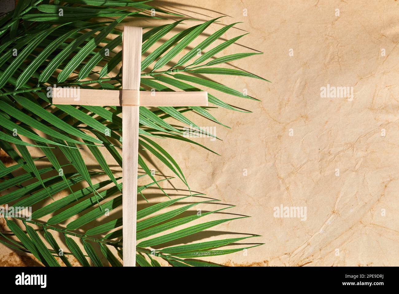 Palm sunday background. Cross and palm on vintage background Stock ...