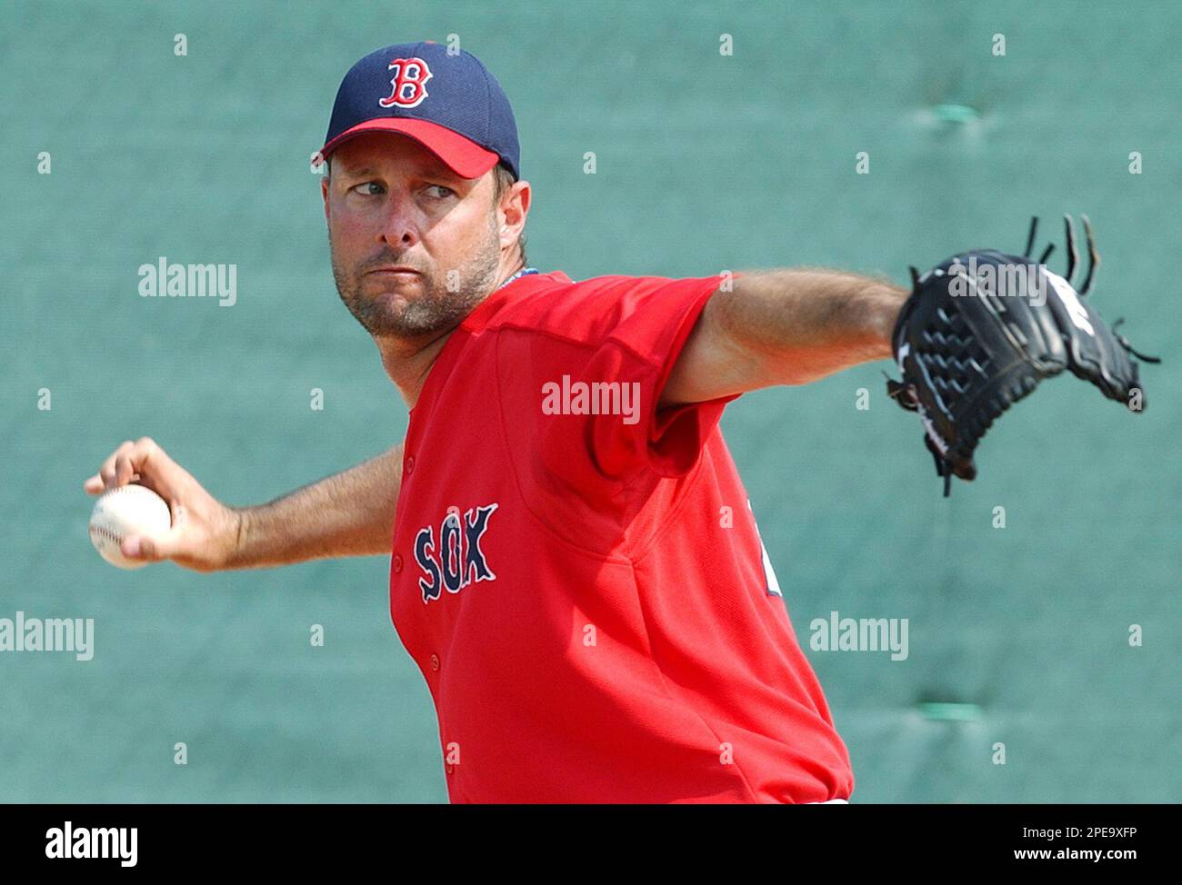 Boston Red Sox pitcher Tim Wakefield throws Saturday, Feb. 19, 2005 ...