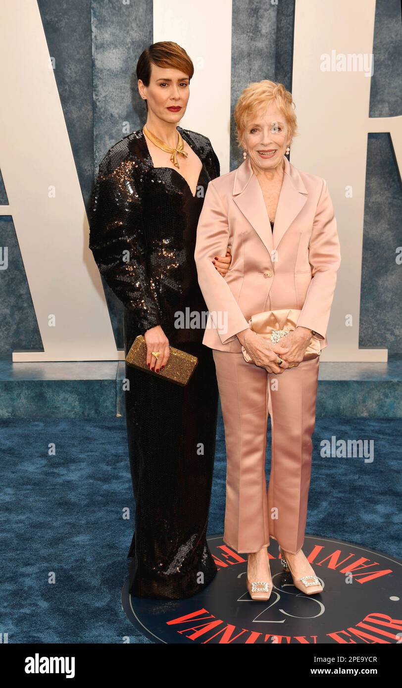 BEVERLY HILLS, CALIFORNIA - MARCH 12: (L-R) Sarah Paulson and Holland ...