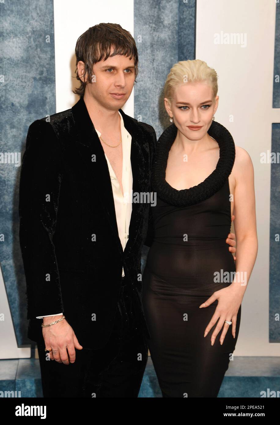 BEVERLY HILLS, CALIFORNIA - MARCH 12: (L-R) Mark Foster and Julia ...