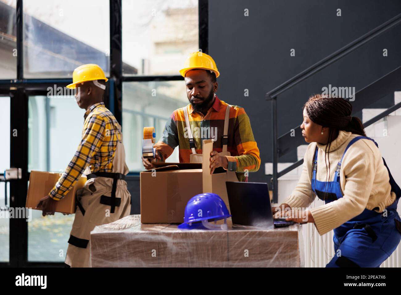 African american package handler hi-res stock photography and images ...
