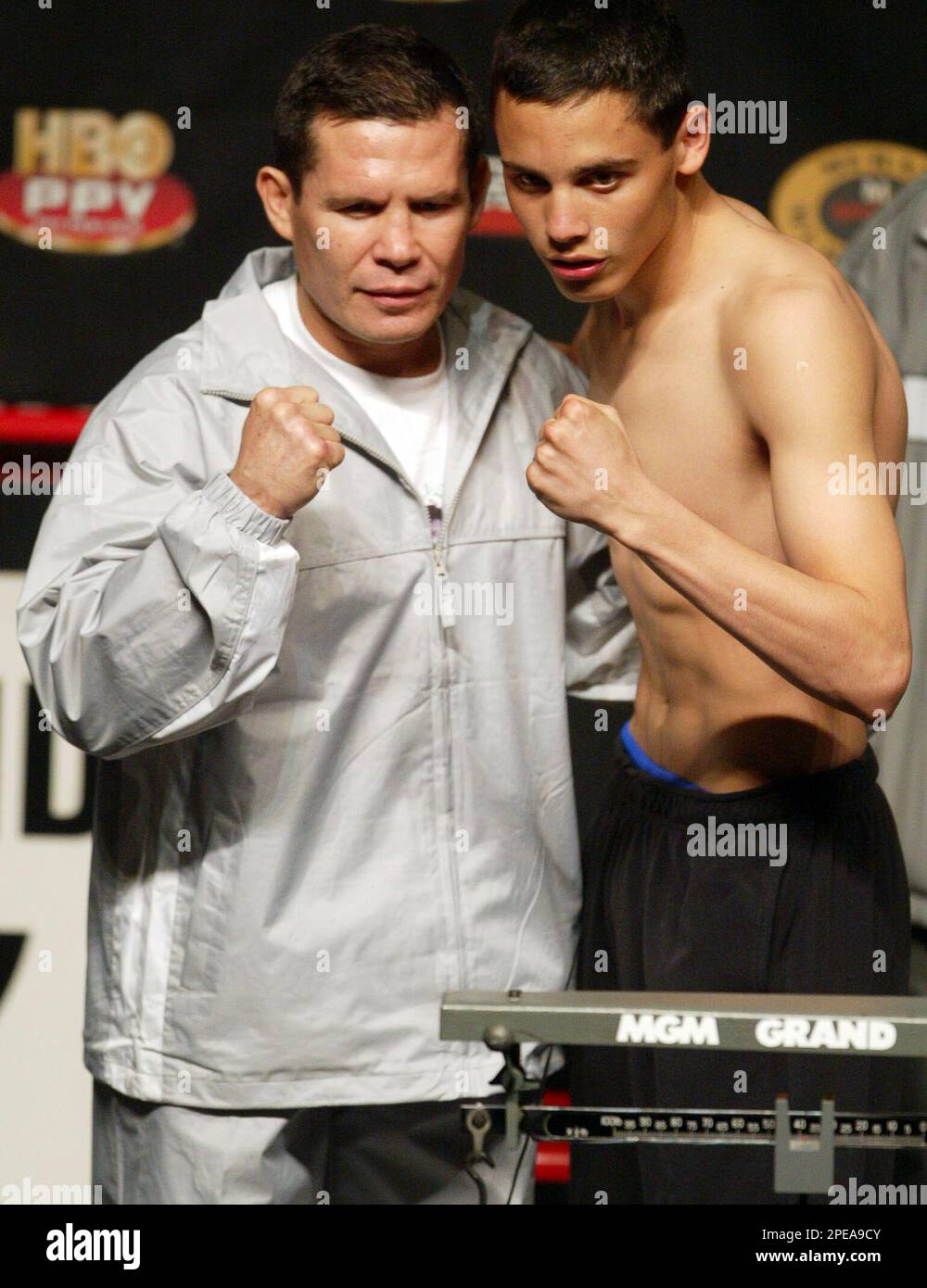 Julio Cesar Chavez, left, and his son, Julio Cesar Chavez Jr., of ...