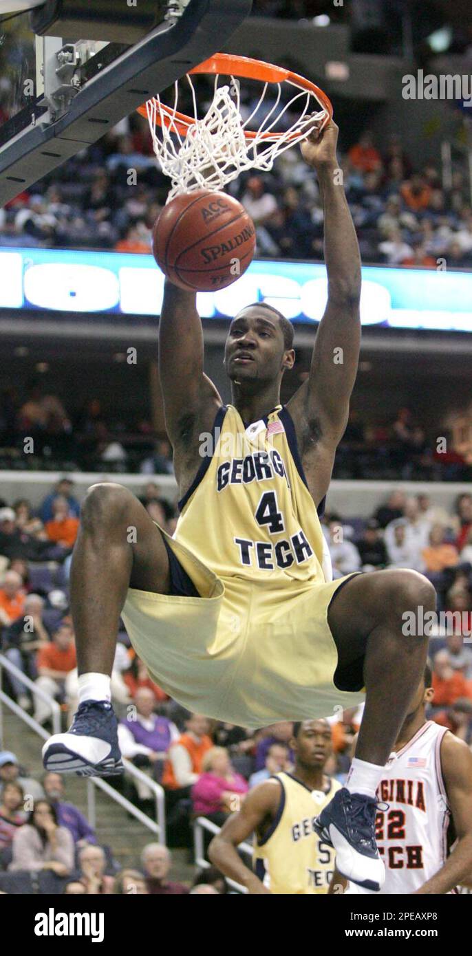 Georgia Tech's Ra'Sean Dickey slam dunks in the second half against ...