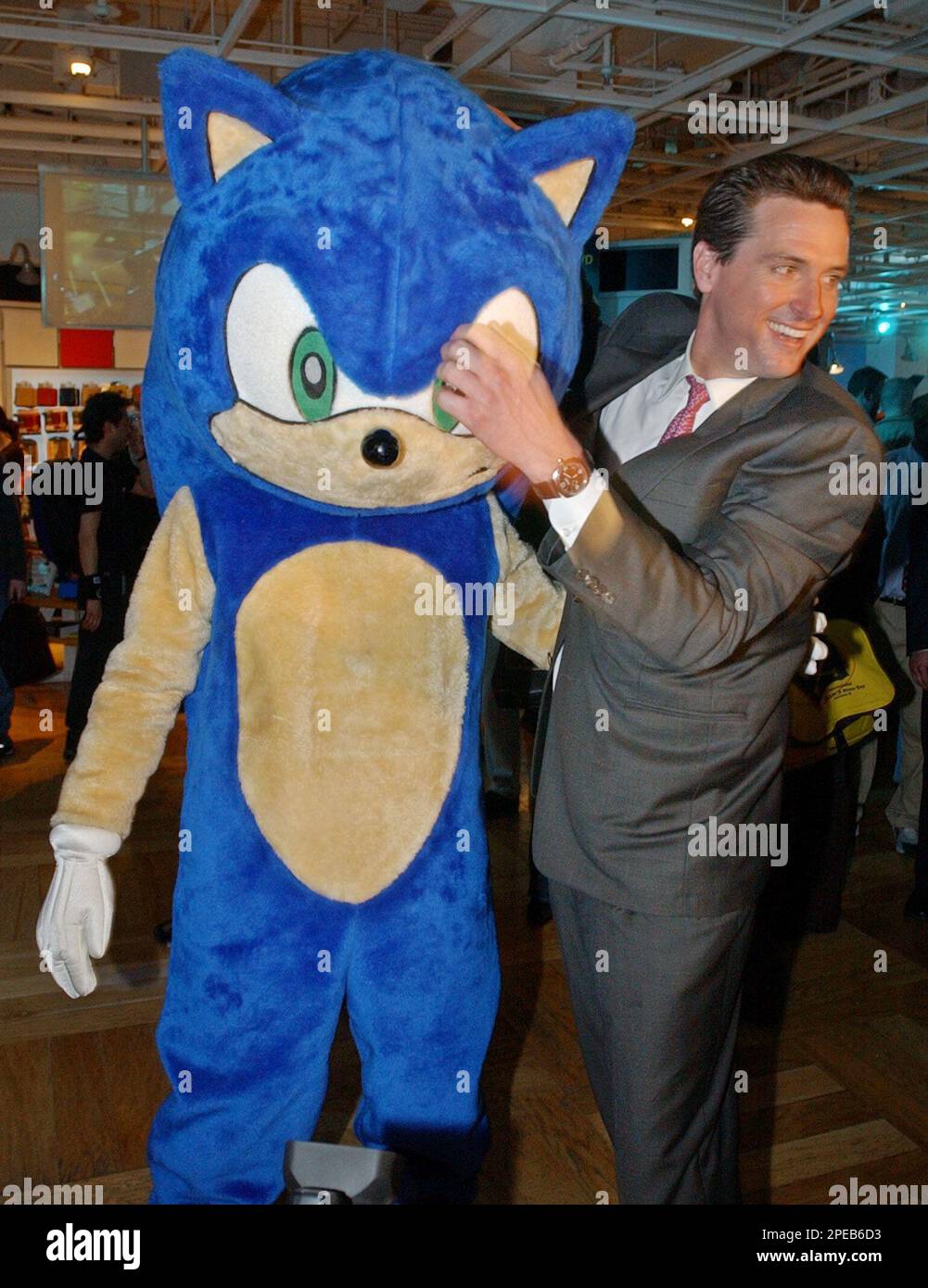 San Francisco Mayor Gavin Newson plays with video game character Sonic ...