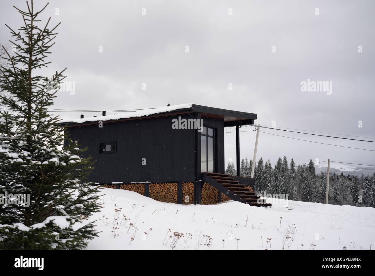 Black wooden tiny cabin hi-res stock photography and images - Alamy