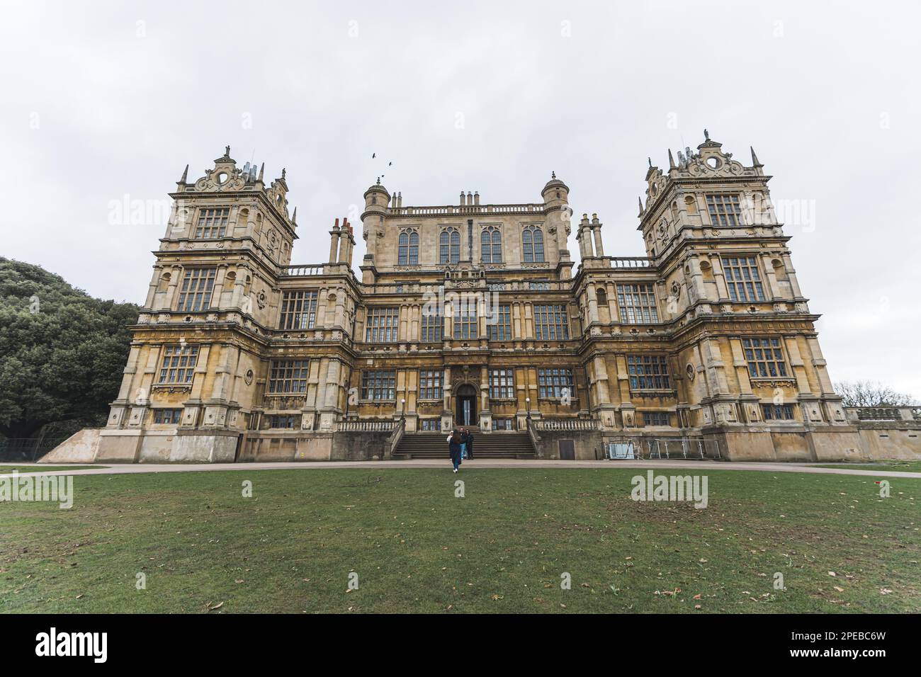 Wollaton Hall is an Elizabethan country house of the 1580s standing on ...