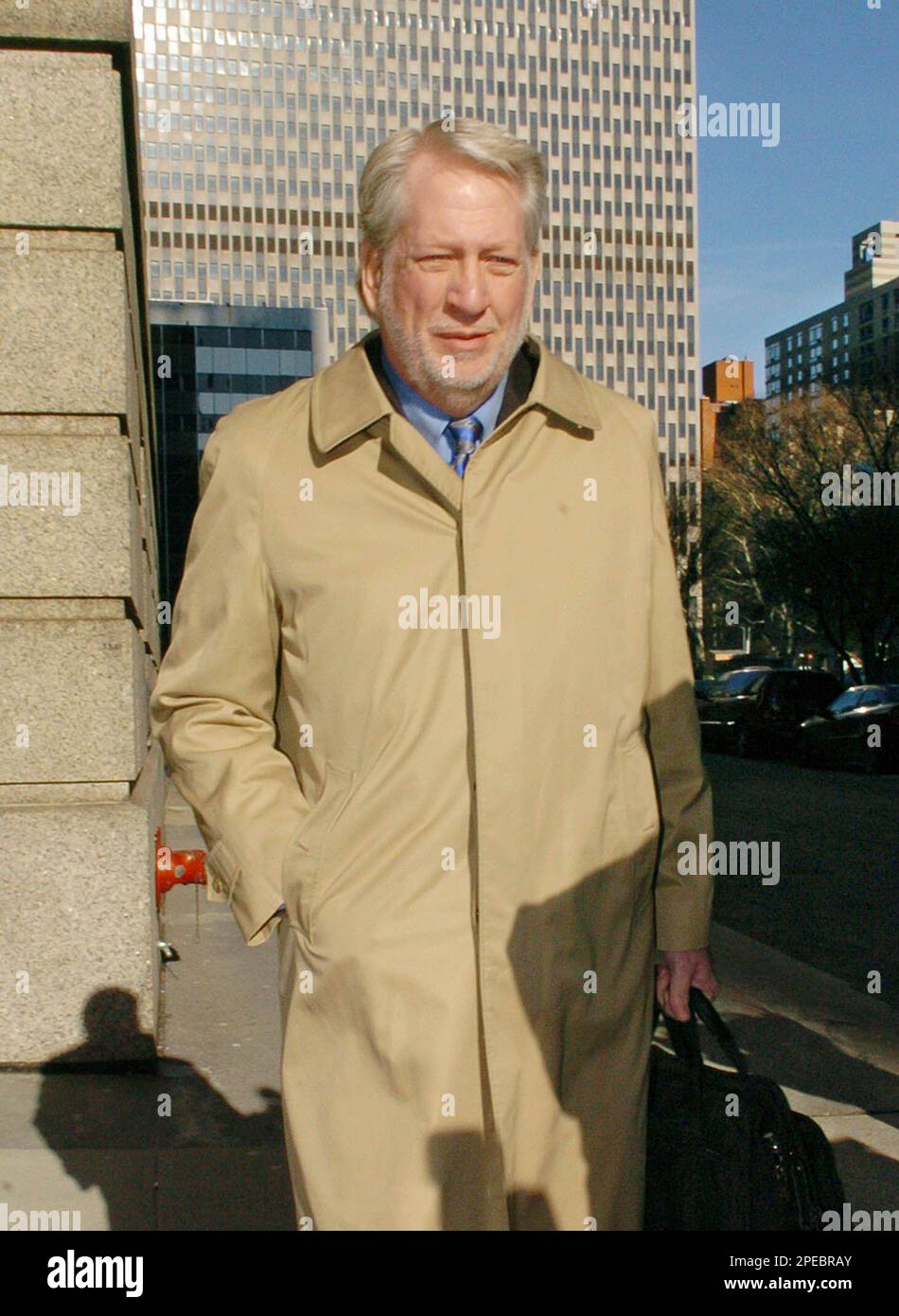 Bernard Ebbers former CEO of WorldCom enters Manhattan Federal court ...