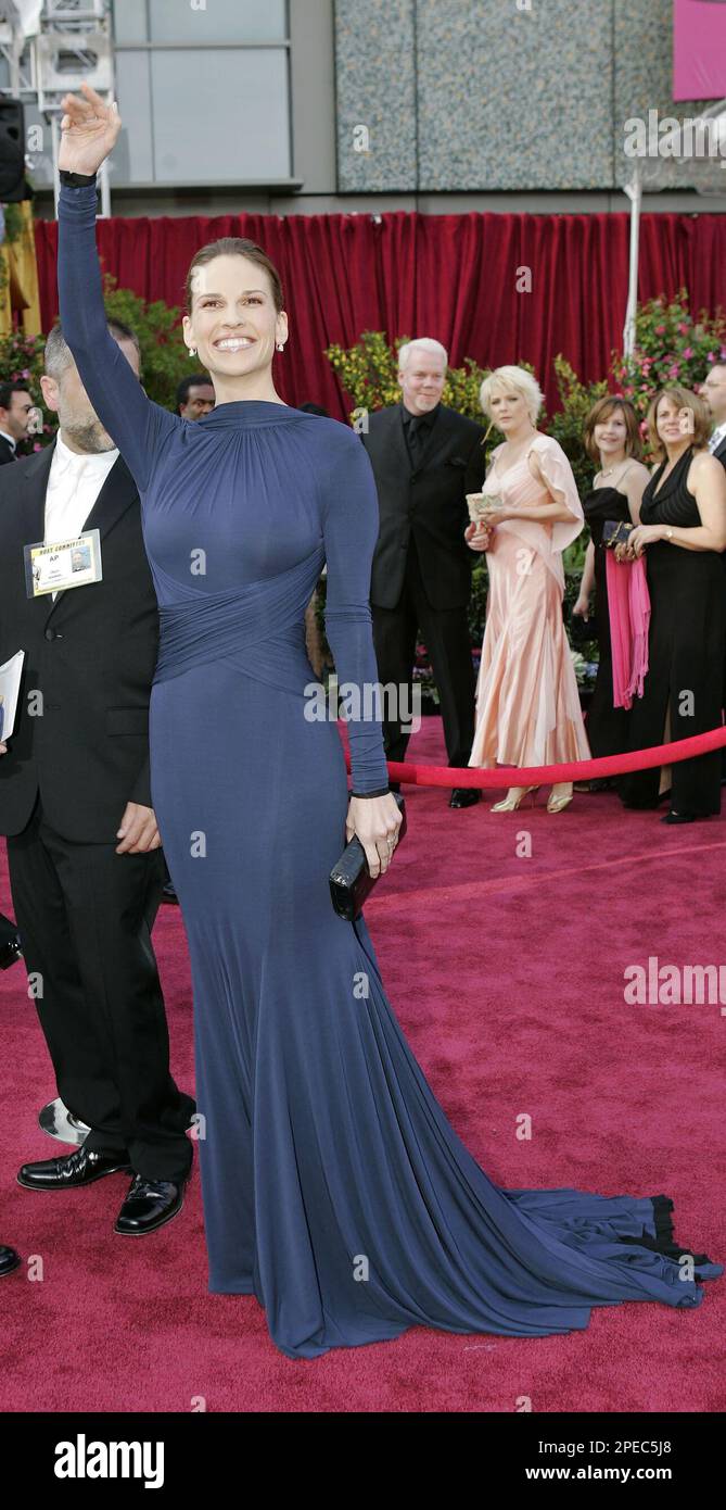 Hilary Swank arrives for the 77th Academy Awards Sunday, Feb. 27, 2005 ...
