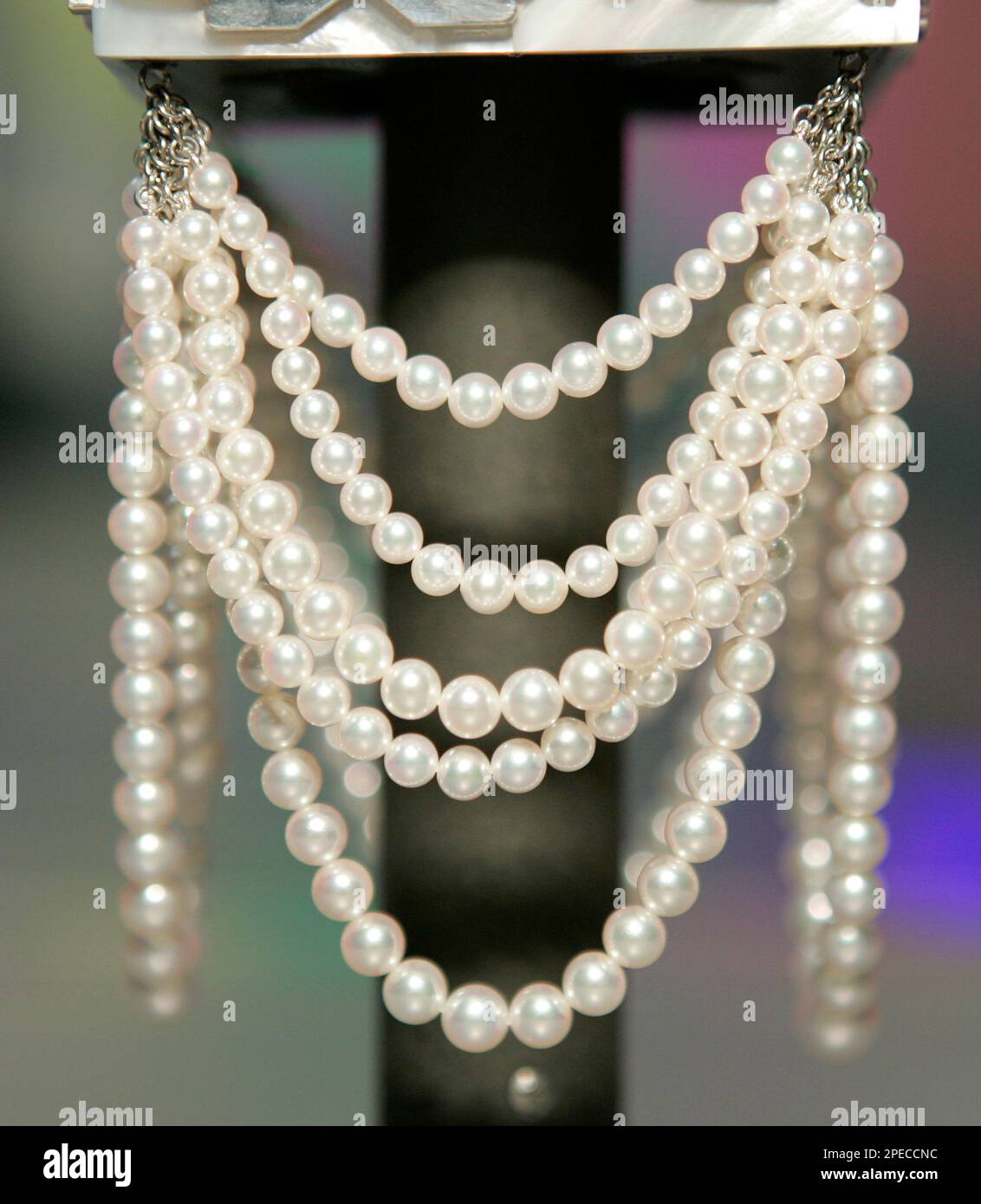 Mikimoto Partners with TV's "EXTRA" on the 77th Annual Academy Awards ...