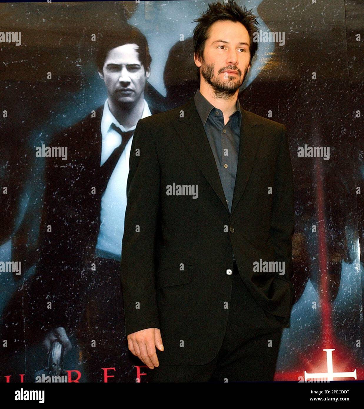 Keanu Reeves poses for photographers Thursday Feb. 24, 2005, in Mexico ...