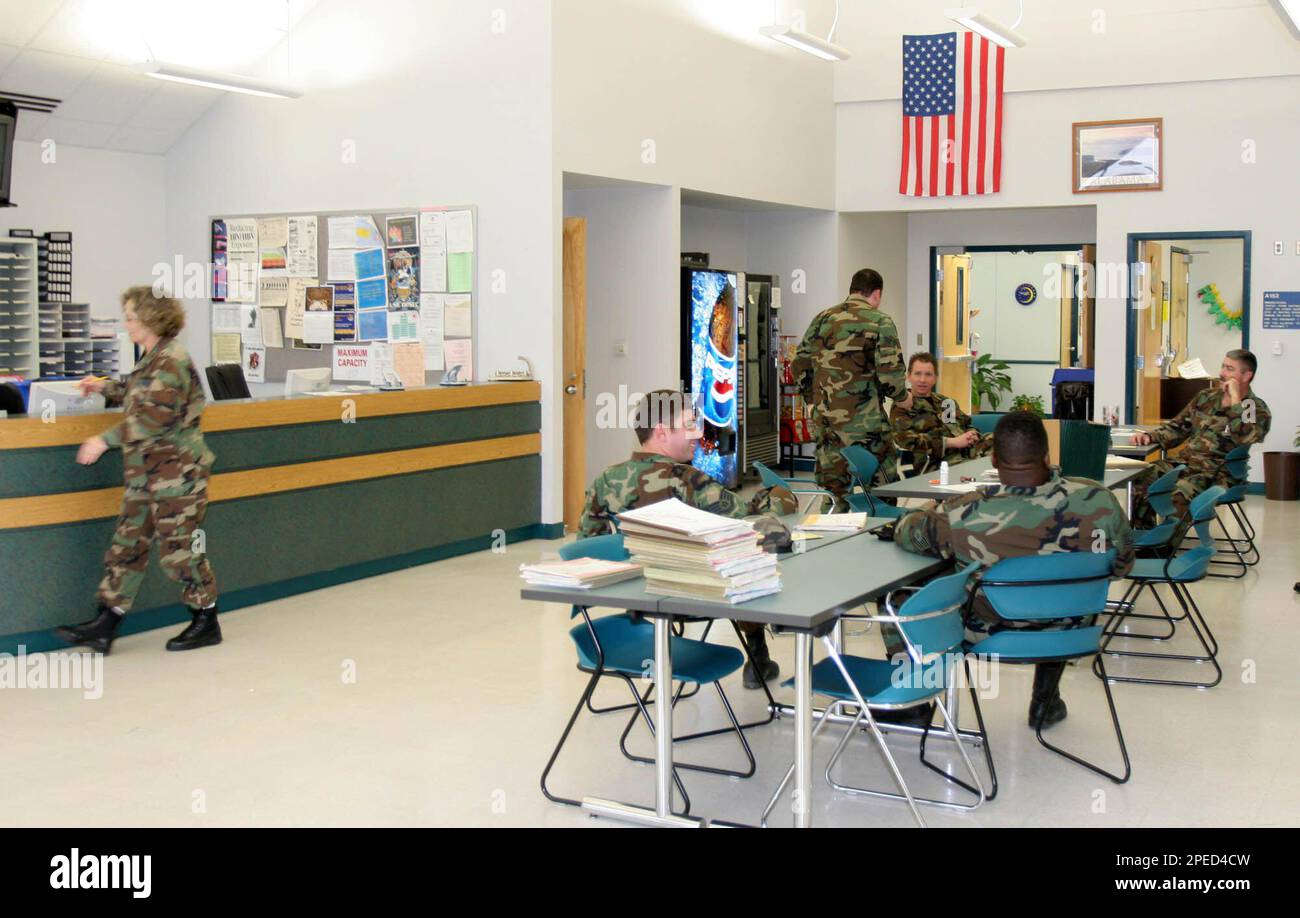 ** ADVANCE FOR MONDAY, FEB. 14 ** Soldiers gather in the processing ...