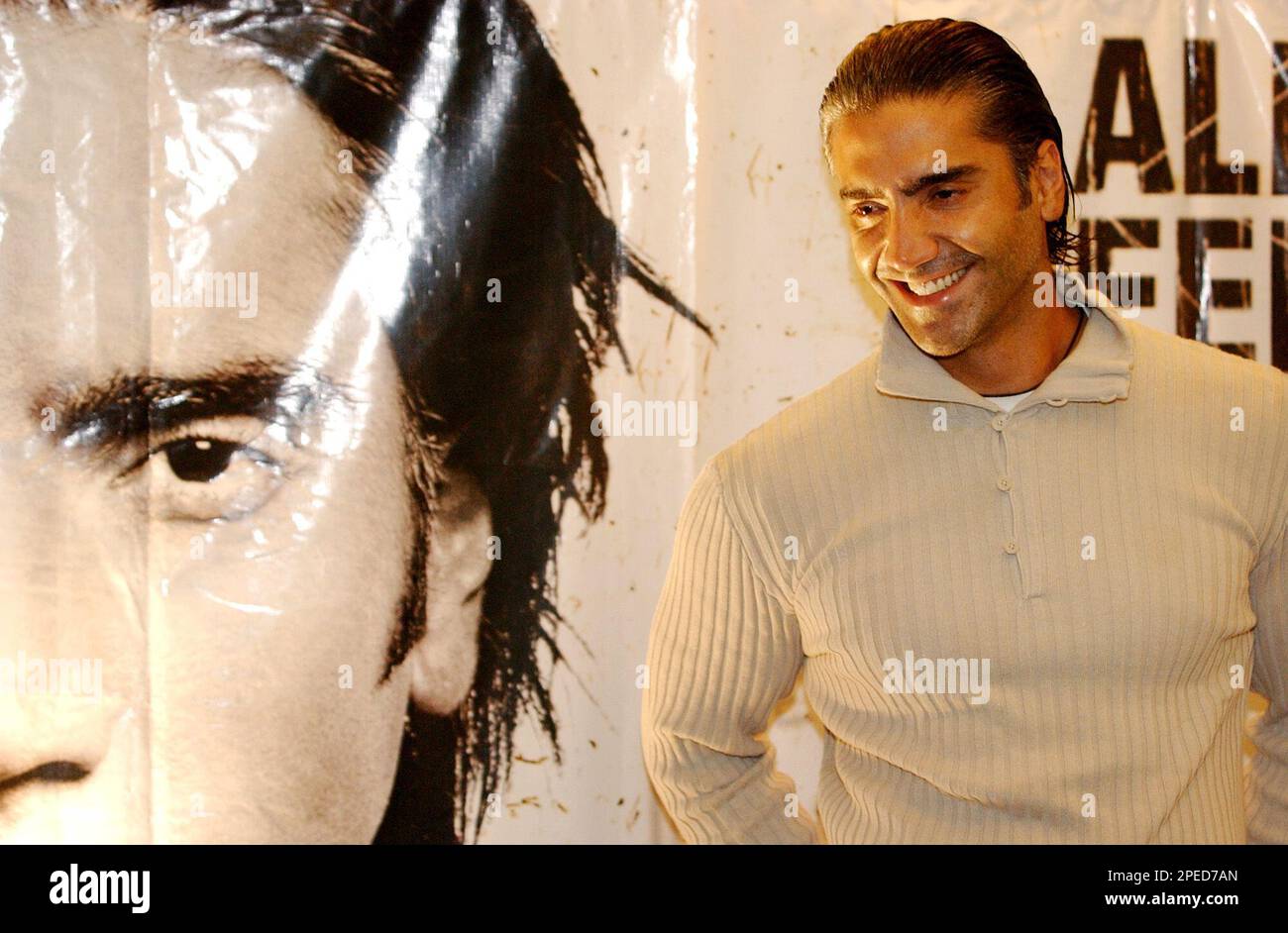 Mexican singer Alejandro Fernandez poses for photographers before a ...