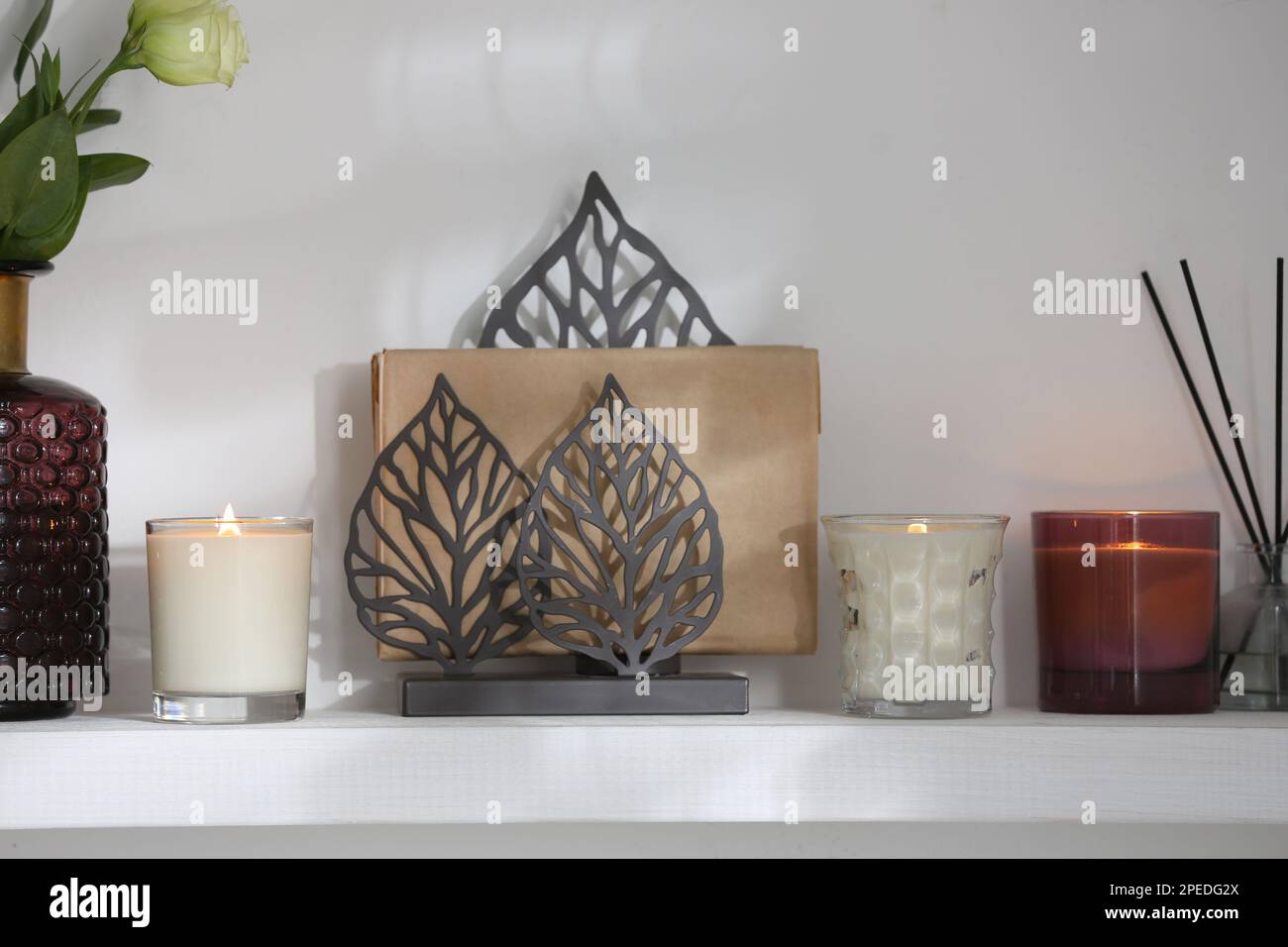 Shelf vase candles hi-res stock photography and images - Alamy