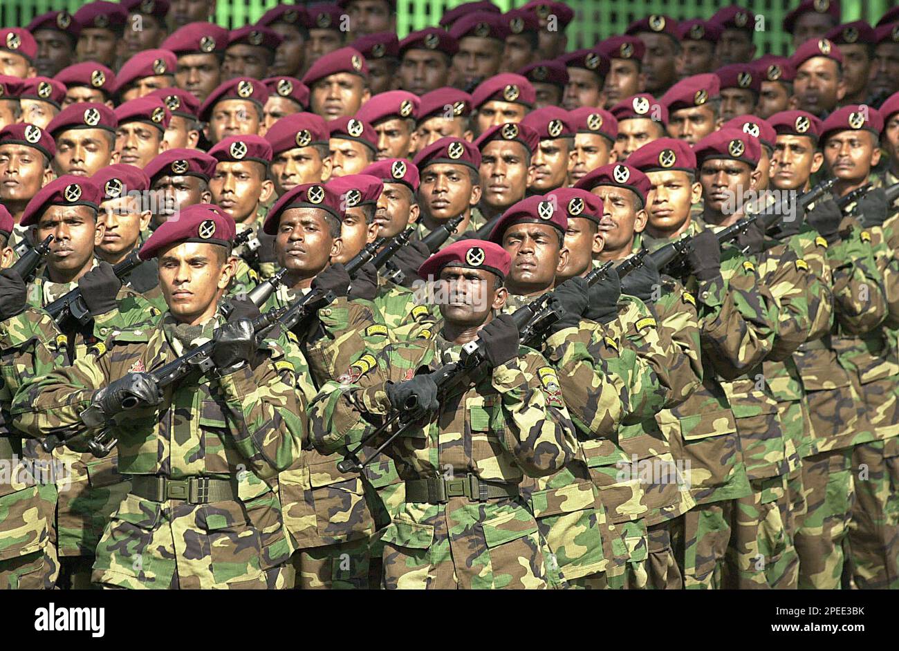 Sri Lankan Army commandos march during the 57th Independence Day ...