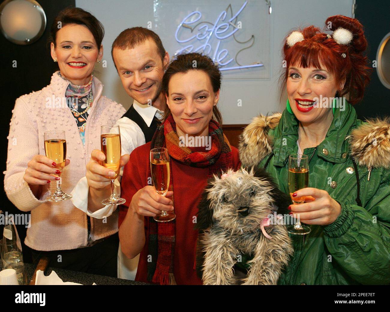 Die SchausspielerInnen Charlotte Heinimann, Roland Herrmann, Dominique ...