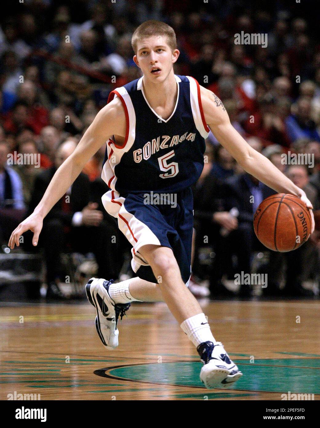 ** ADVANCE FOR SUNDAY, JAN. 23 - FILE ** Gonzaga's Derek Raivio drives ...