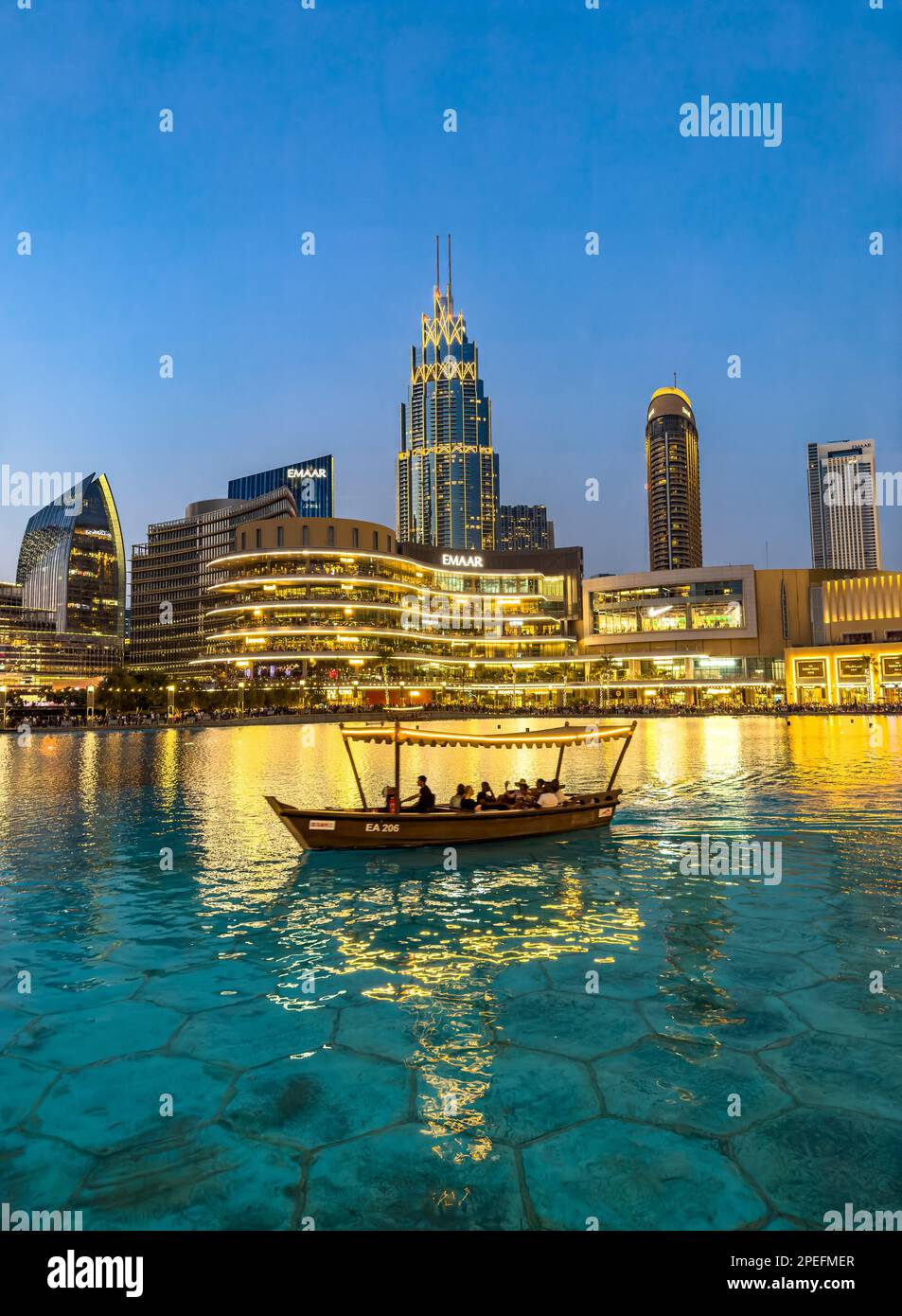 View of Dubai Mall in downtown Dubai, UAE Stock Photo - Alamy