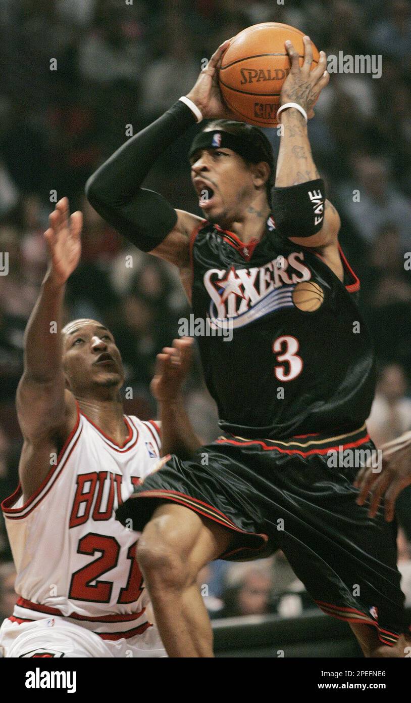 Philadelphia 76ers' Allen Iverson (3) drives on Chicago Bulls' Chris ...