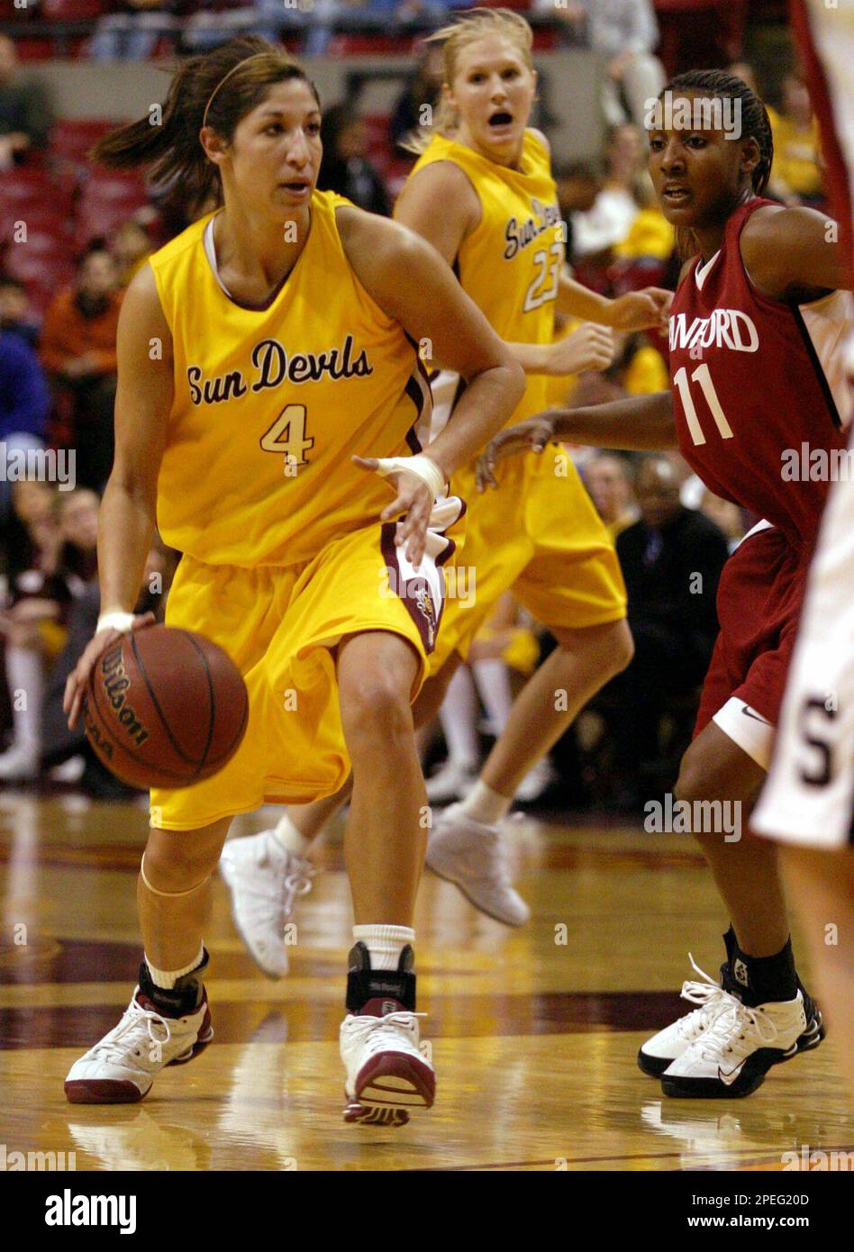 Stanford guard Candice Wiggins (11) moves to guard Arizona State's ...
