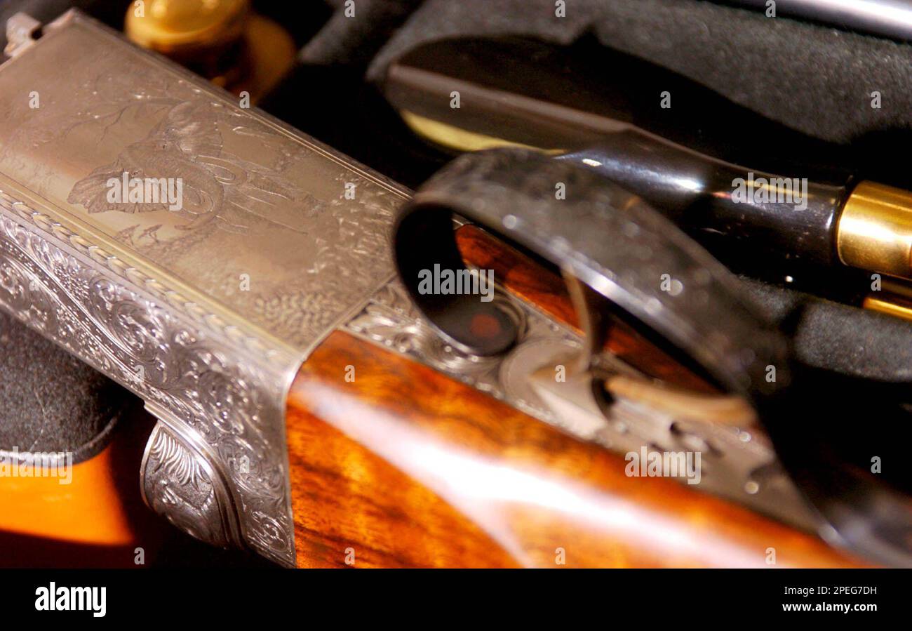 ** ADVANCE FOR WEEKEND EDITIONS OF JAN 8-10 ** A .500 Nitro Express ...