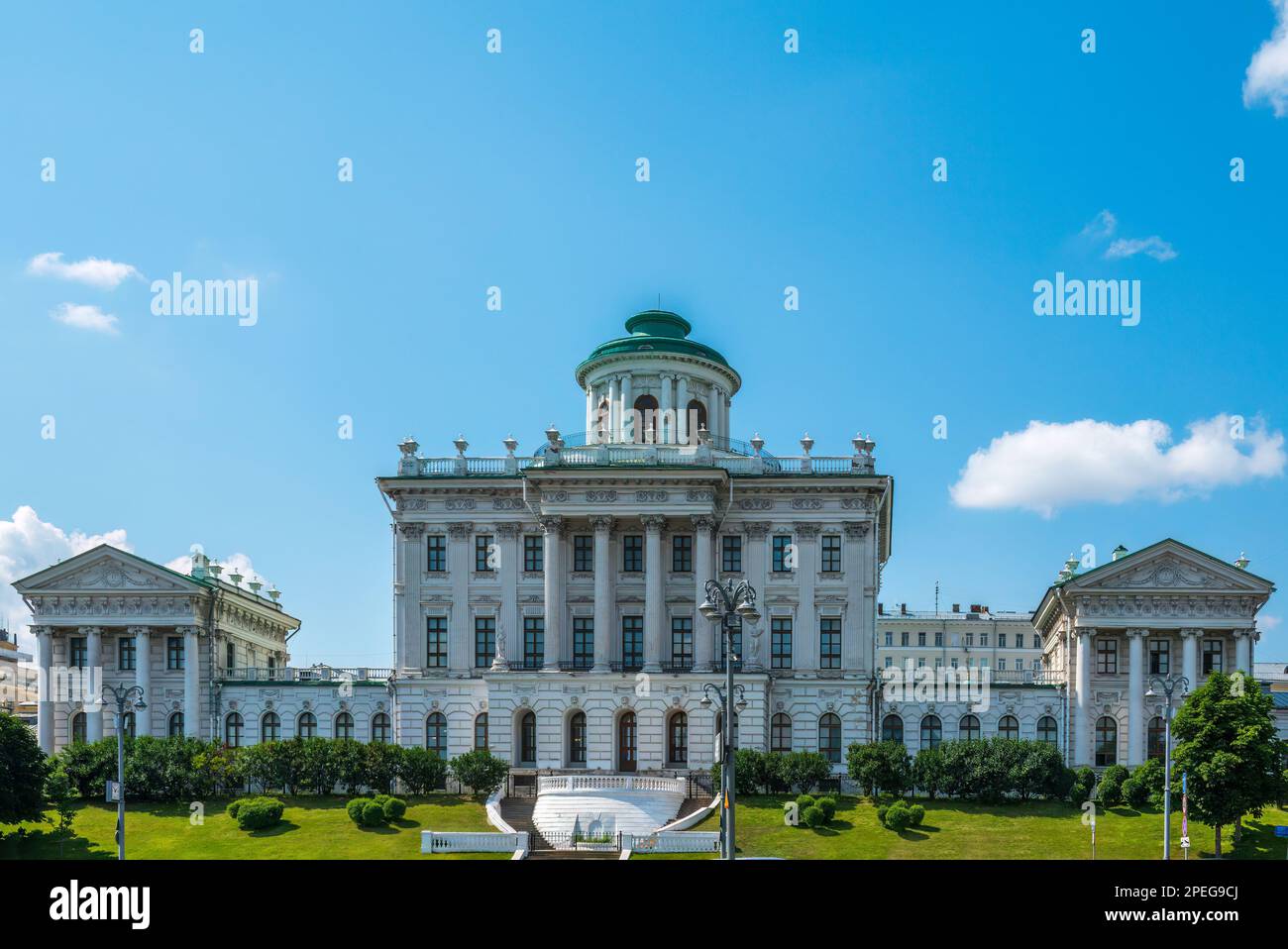 Pashkov house, the Neoclassical building near Red Square in Moscow ...