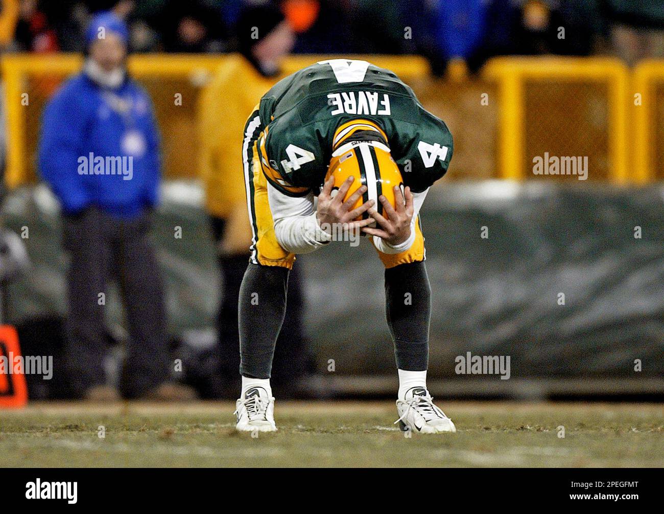 Brett Favre Packers Throwing