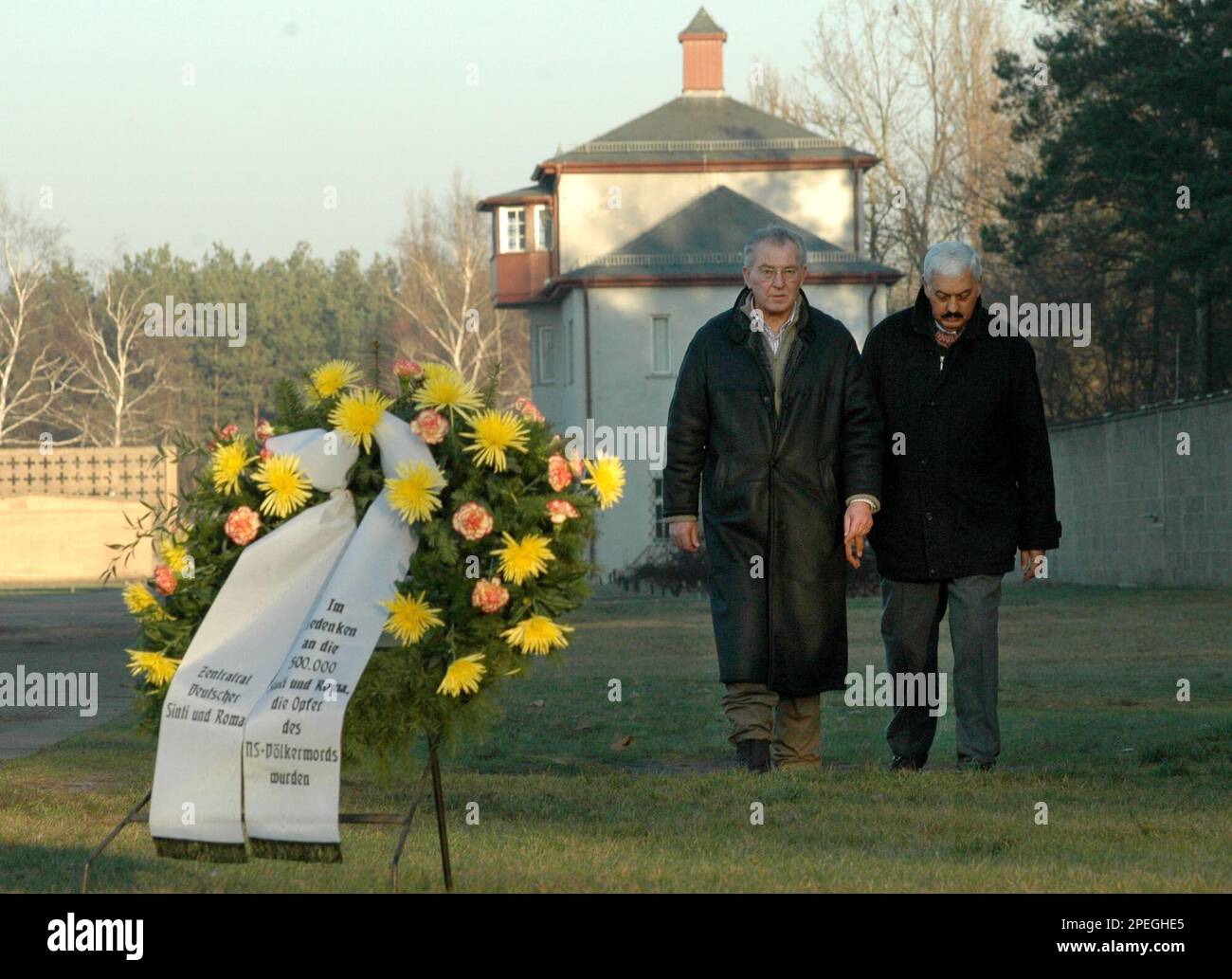 Survivors of the Nazi concentration camps Auschwitz and Sachsenhausen ...