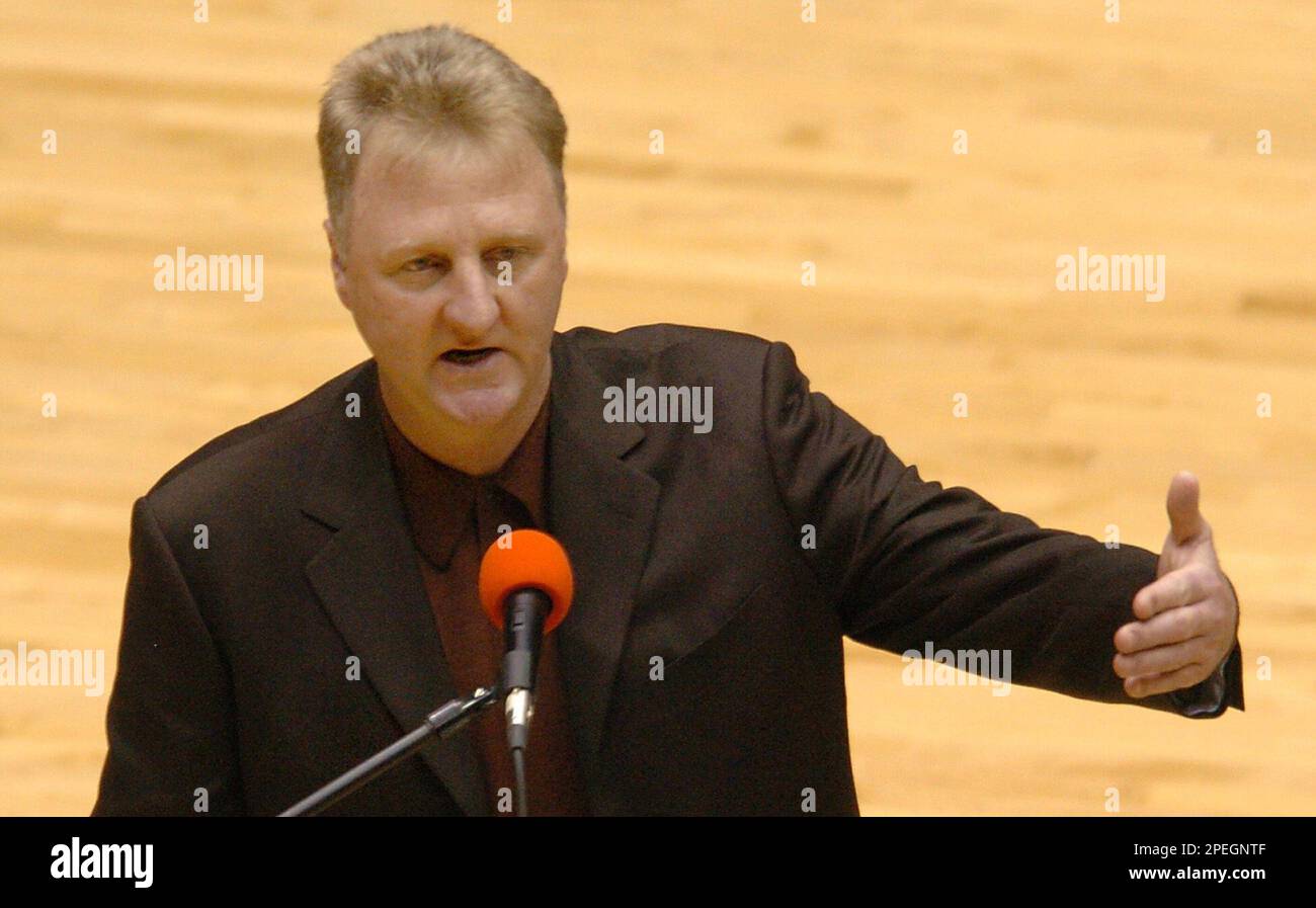 Former Boston Celtic star Larry Bird speaks at services for former New ...