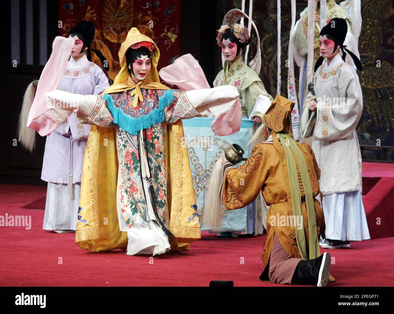 ** FOURTH OF SEVEN FEATURE PHOTO PACKAGE ** Wang Fang, a veteran Kun ...