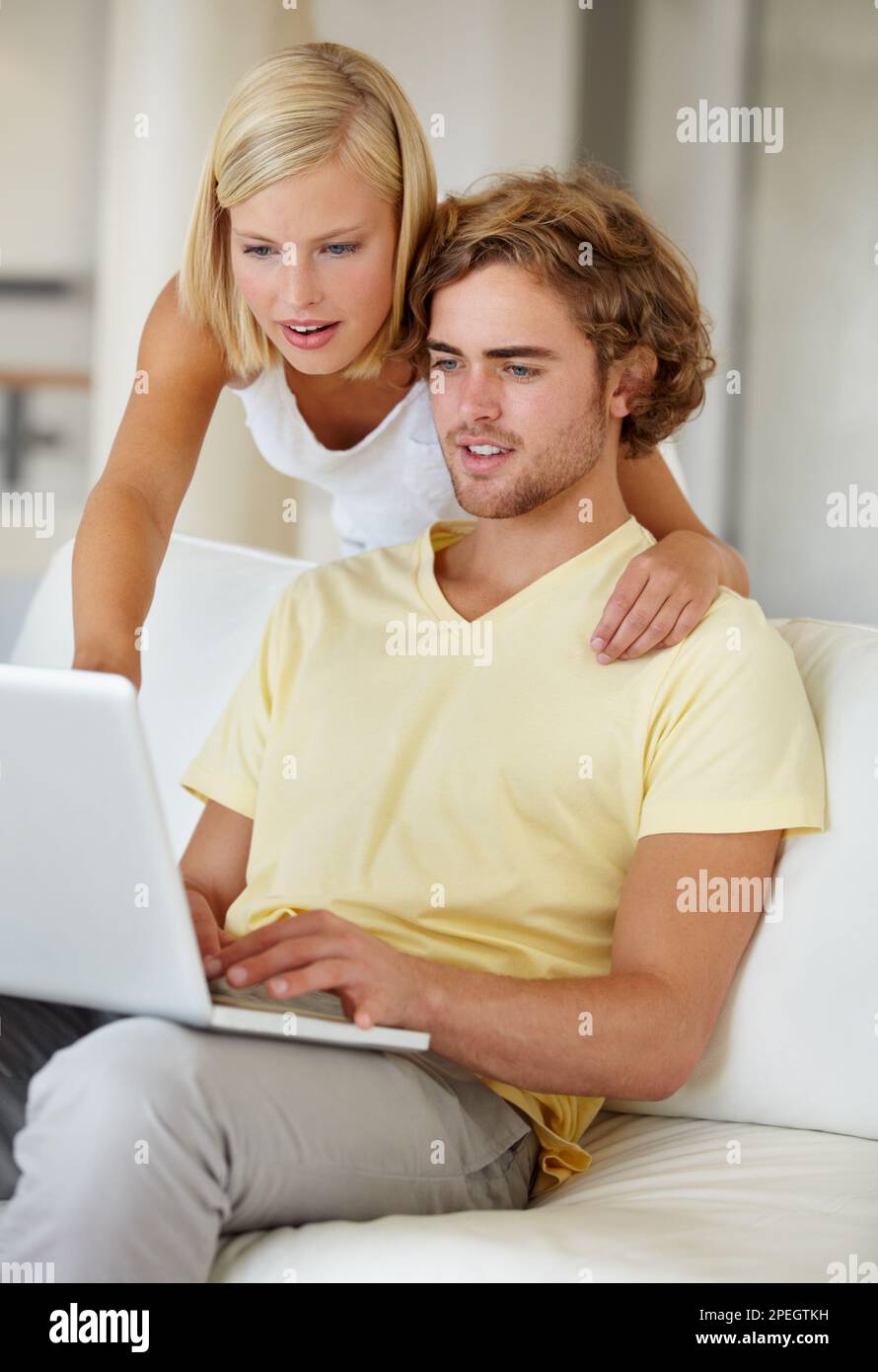 Boyfriend browse hi-res stock photography and images - Alamy