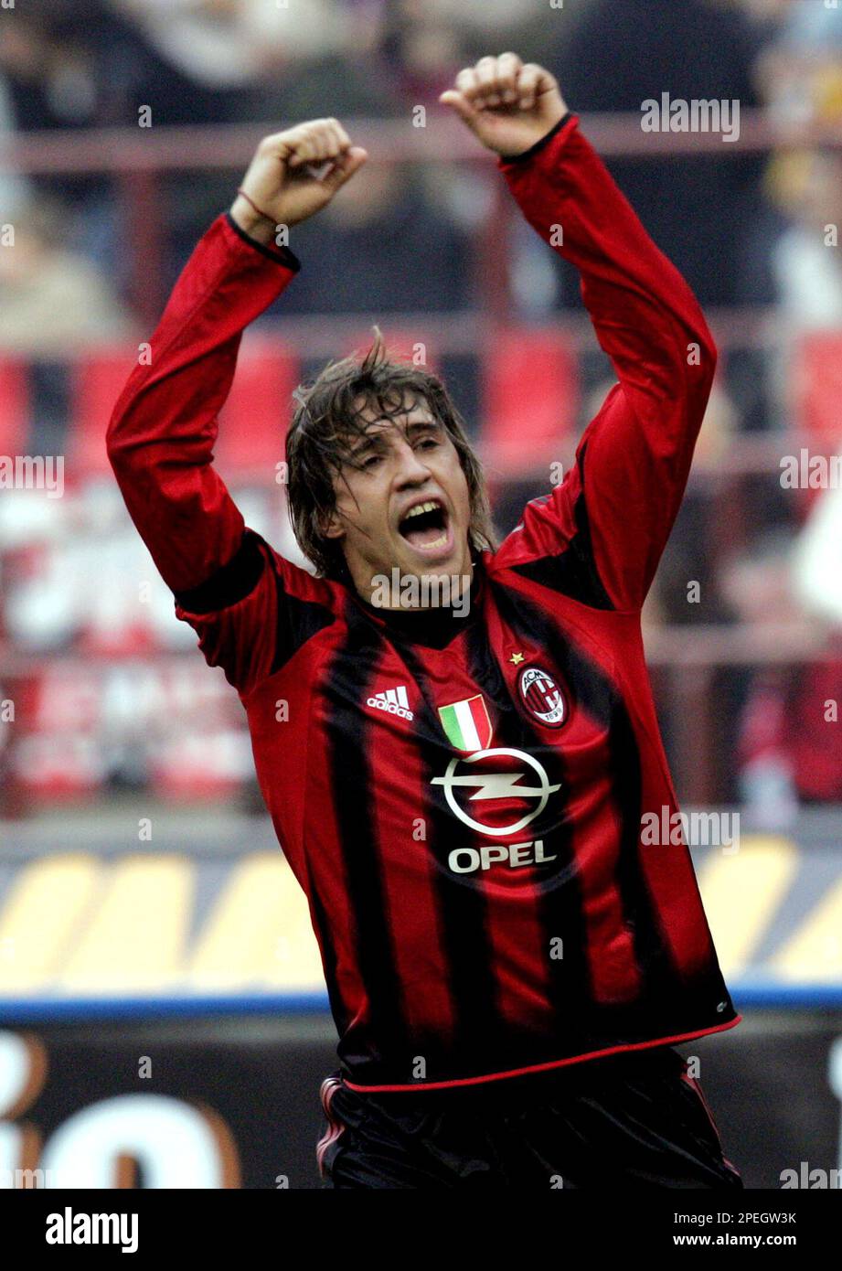 A.C. Milan's Hernan Crespo of Argentina celebrates after scoring ...