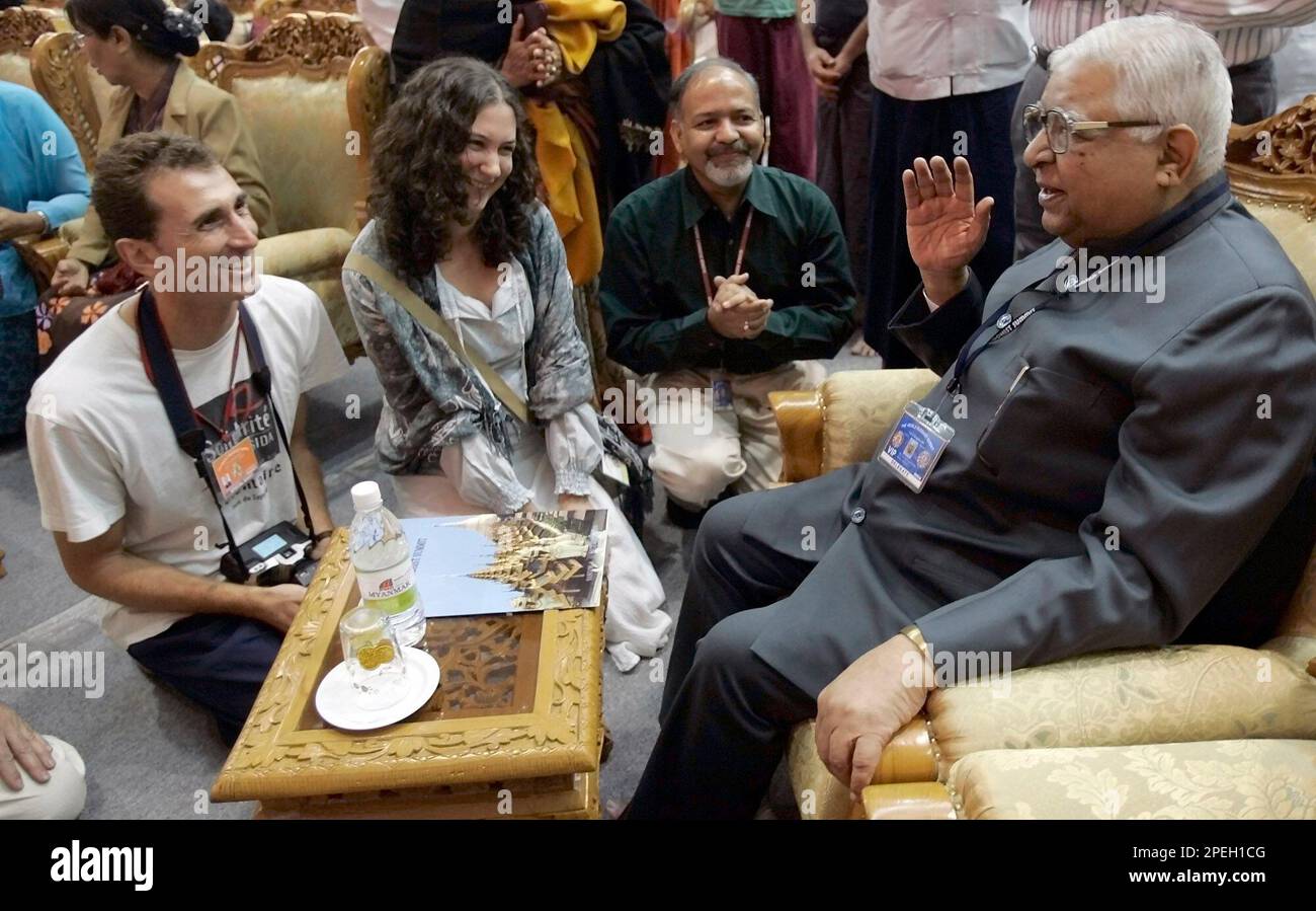 Satyanarayan Goenka, right, a popular teacher of meditation greets ...