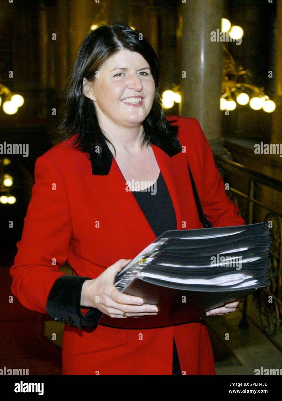 Salzburgs Landeshauptfrau Gabi Burgstaller trifft am Montag, 6. Dez ...