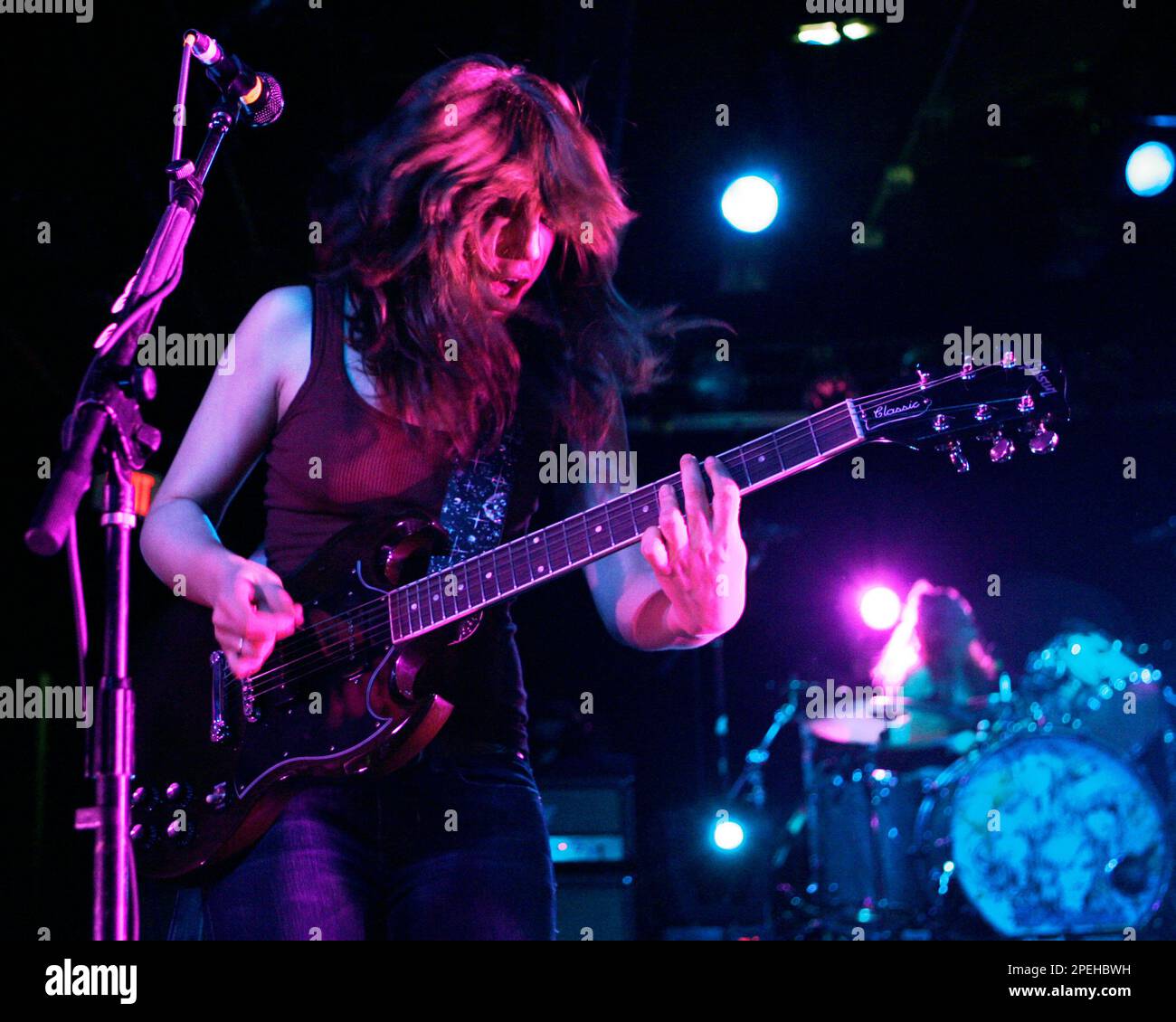 Lead guitarist Allison Robertson of the all female rock band The Donnas ...
